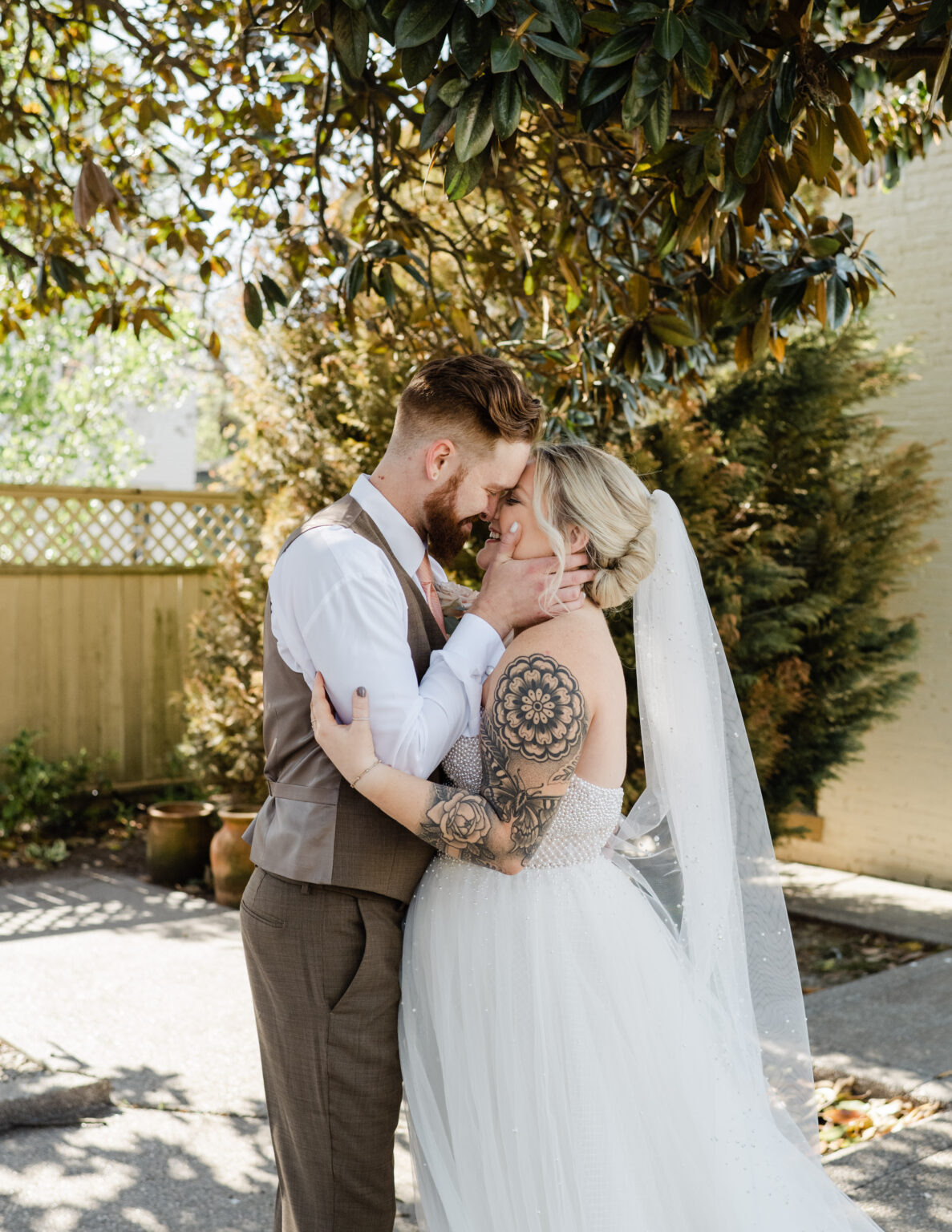 Peachy Spring Wedding at Pepin Mansion in New Albany, IN