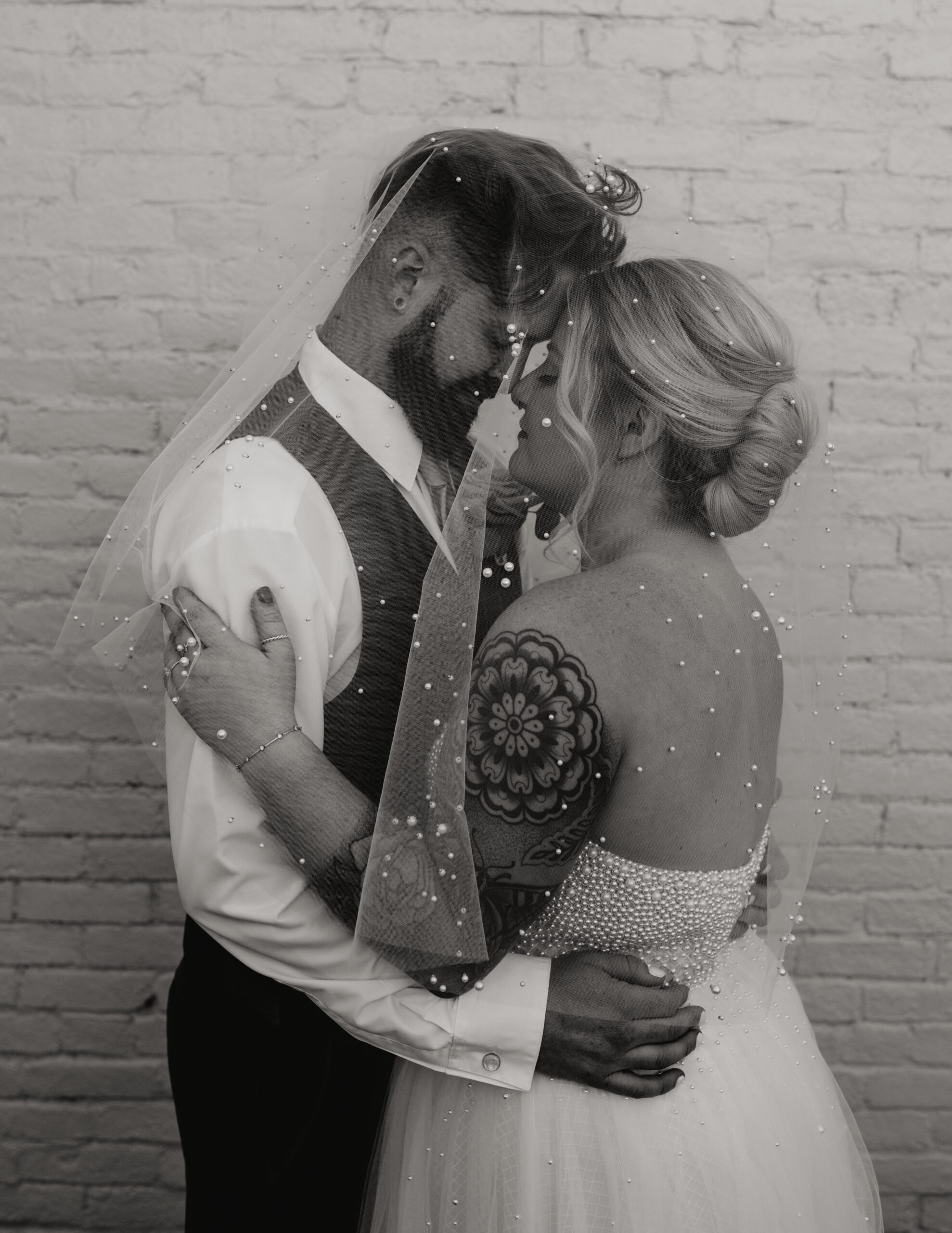 Peachy Spring Wedding at Pepin Mansion in New Albany, IN