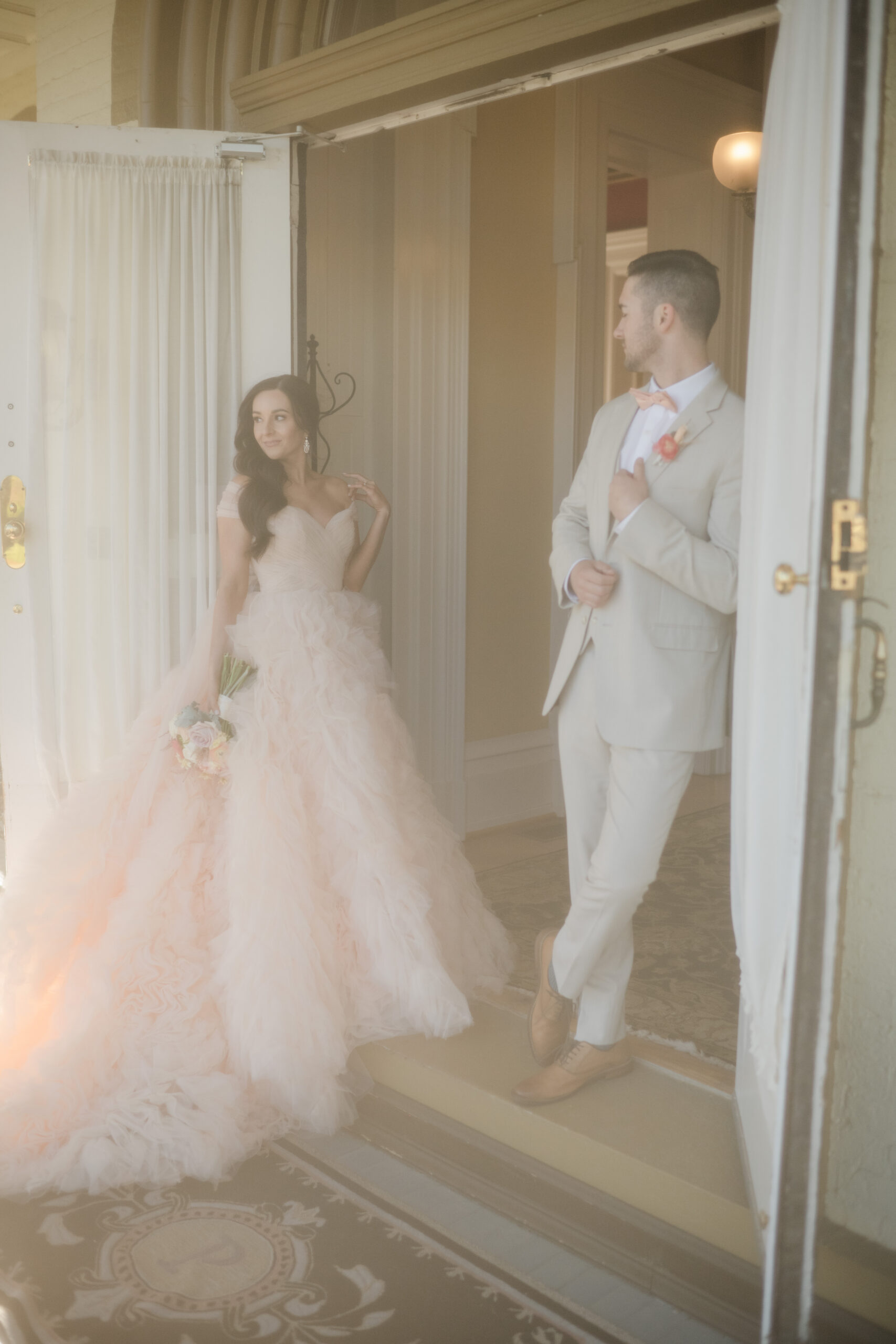 Peachy Spring Wedding at Pepin Mansion in New Albany, IN